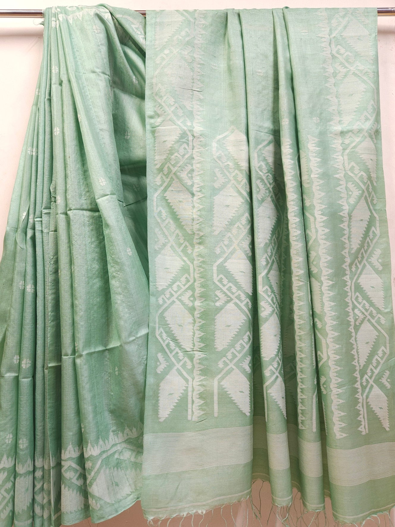 Balaram Saha: Pastel Green Gachhi Tussar Jamdani Saree- A Handwoven Ge