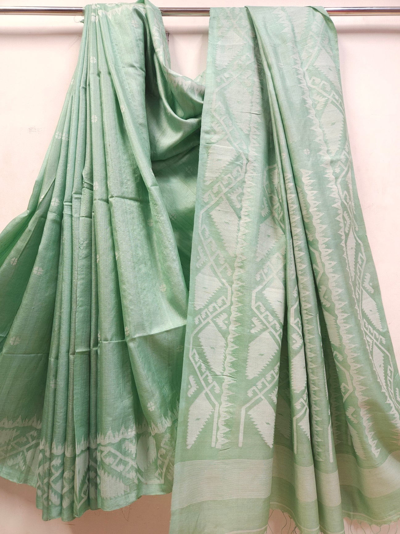Balaram Saha: Pastel Green Gachhi Tussar Jamdani Saree- A Handwoven Ge