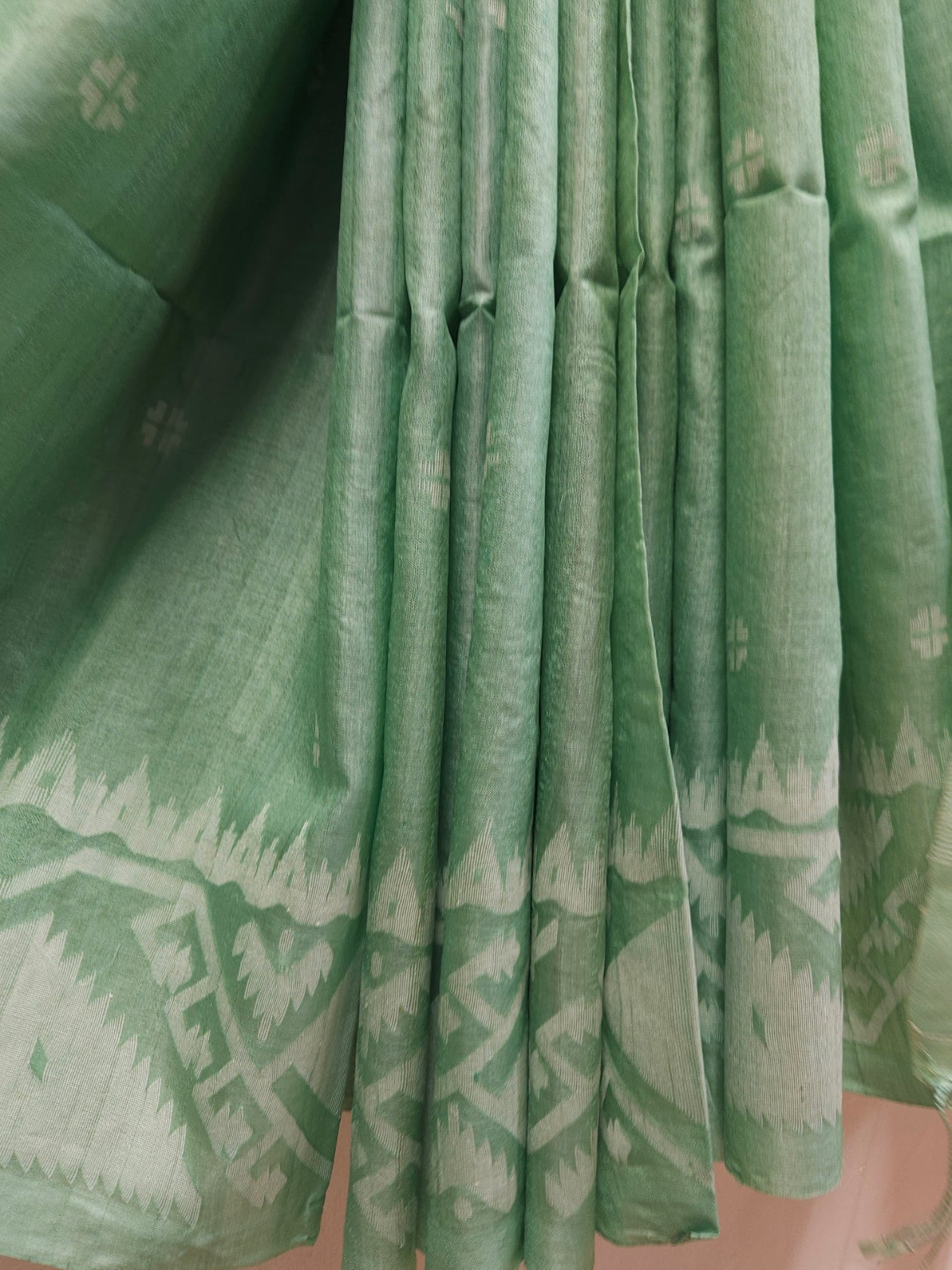 Balaram Saha: Pastel Green Gachhi Tussar Jamdani Saree- A Handwoven Ge