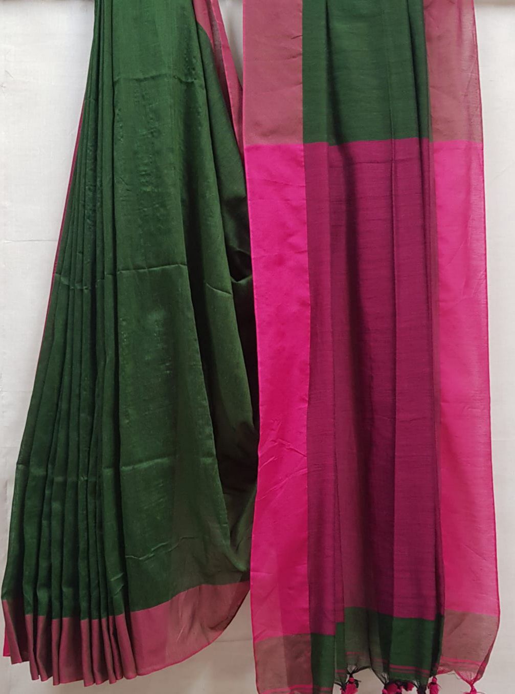 Handloom Cotton Saree by Balaram Saha – Dark Green Elegance Unfolded